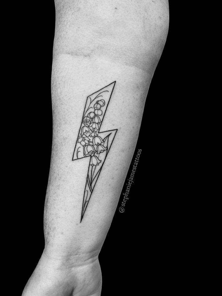 Linework, Blackwork, Flower tattoo by Stephanie James